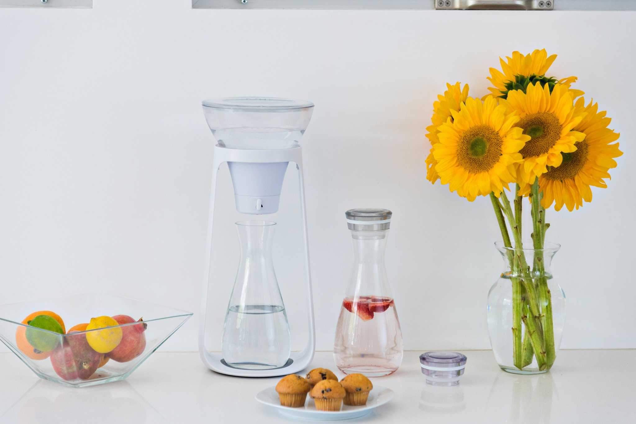 Water Fall Glass Carafe 34oz – Kor Water